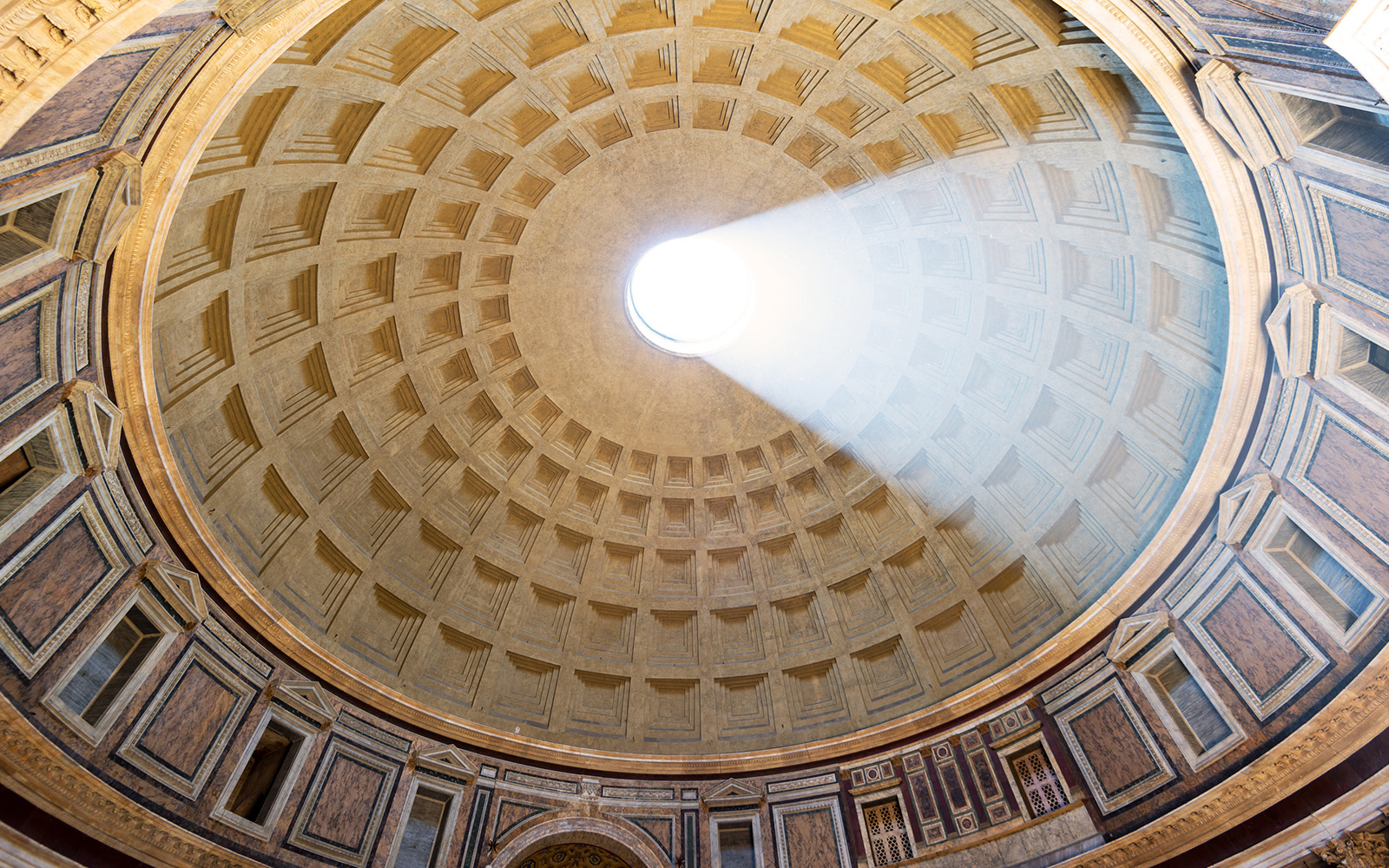 Contemplando el Panteón Roma Oculus